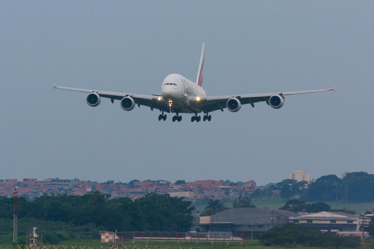 Airbus A380 realiza no Brasil primeiro voo comercial na América Latina ...