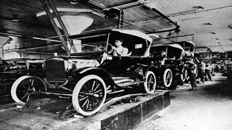 Confira 15 fotos que ajudam a contar a história da Ford no Brasil - Vrum
