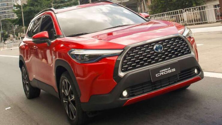 Toyota Corolla Cross chega para encarar o Jeep Compass - Vrum