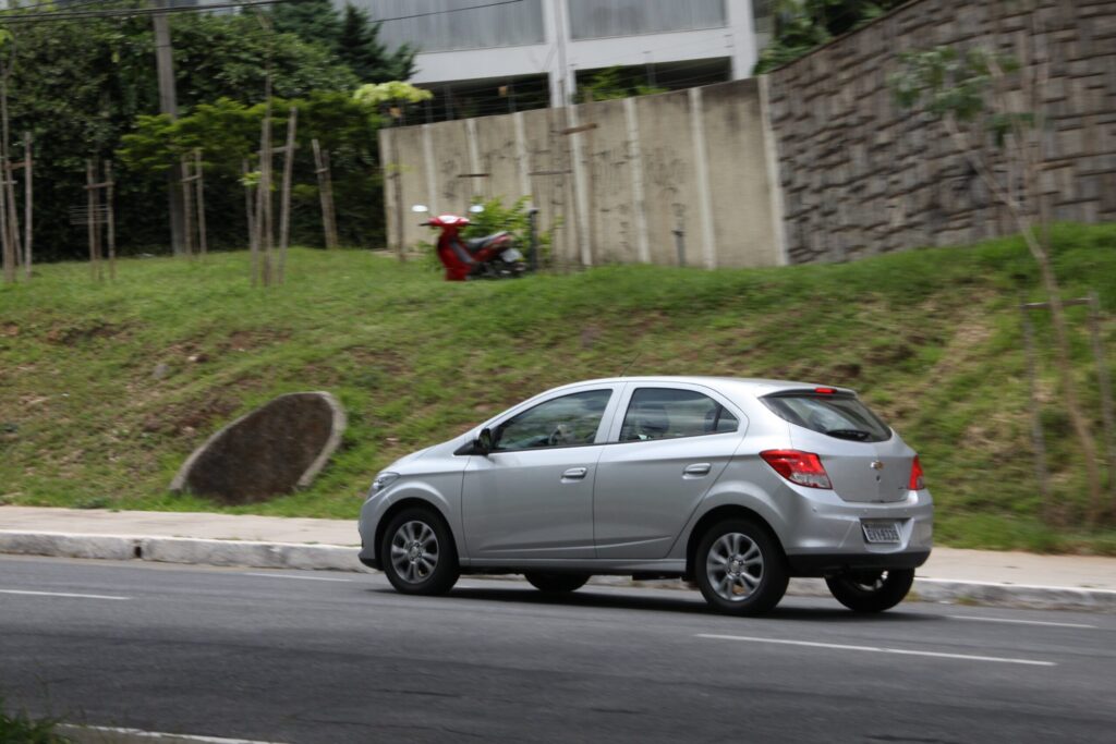 Chevrolet Onix: os 10 motivos para comprar ou não o hatch - Vrum