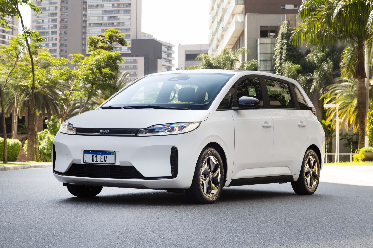 BYD D1 EV é o terceiro lançamento da marca chinesa no Brasil