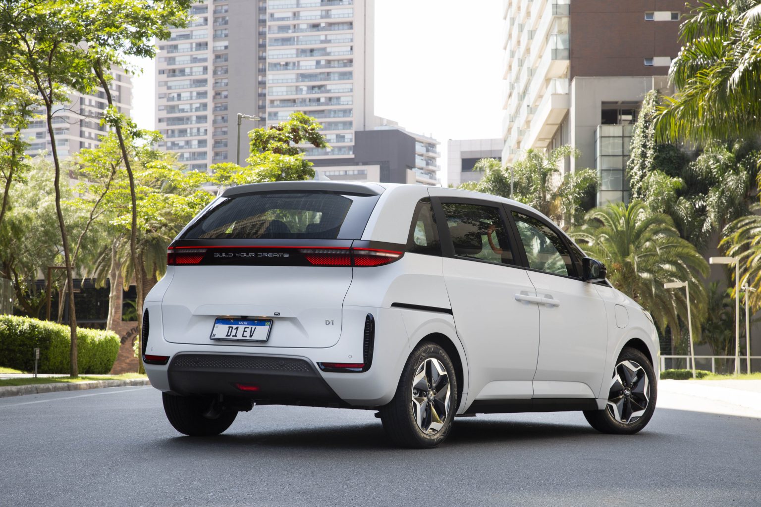 BYD D1 EV é o terceiro lançamento da marca chinesa no Brasil