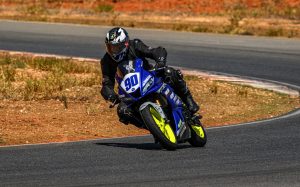 Yamaha YZF-R3 World GP 60TH Anniversary Edition na pista