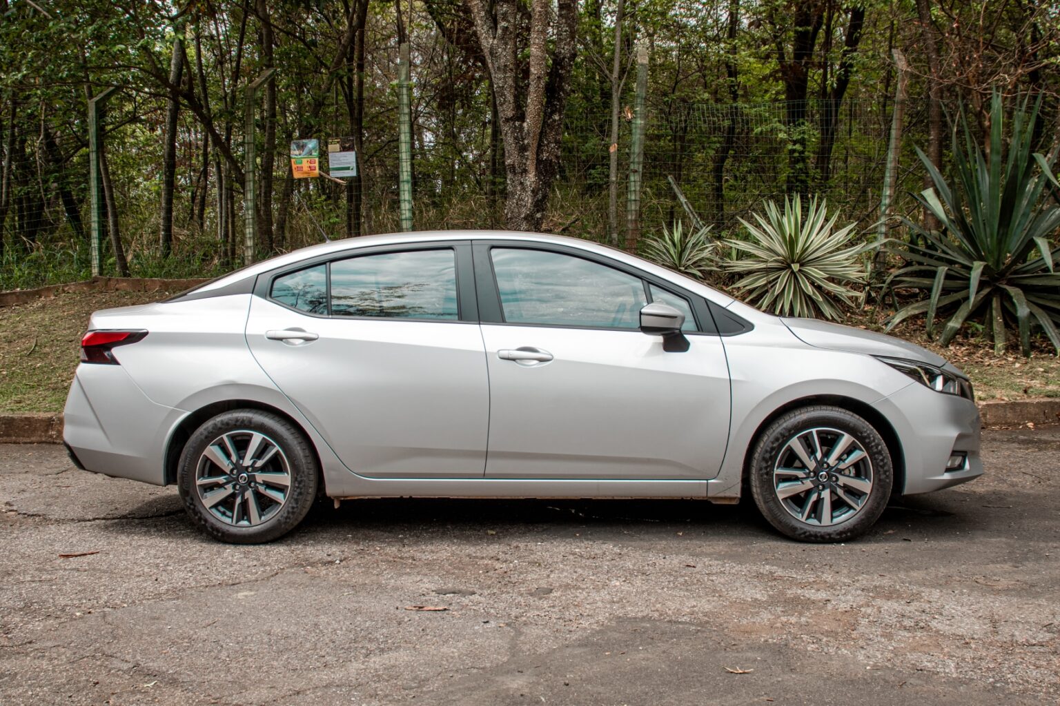 Nissan Versa: 10 fatos sobre o sedã para quem quer um usado - Vrum