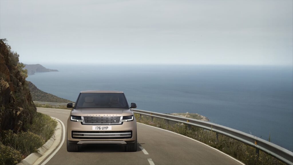 Novo SUV Range Rover chega ao Brasil por R$ 1,16 milhão no mínimo