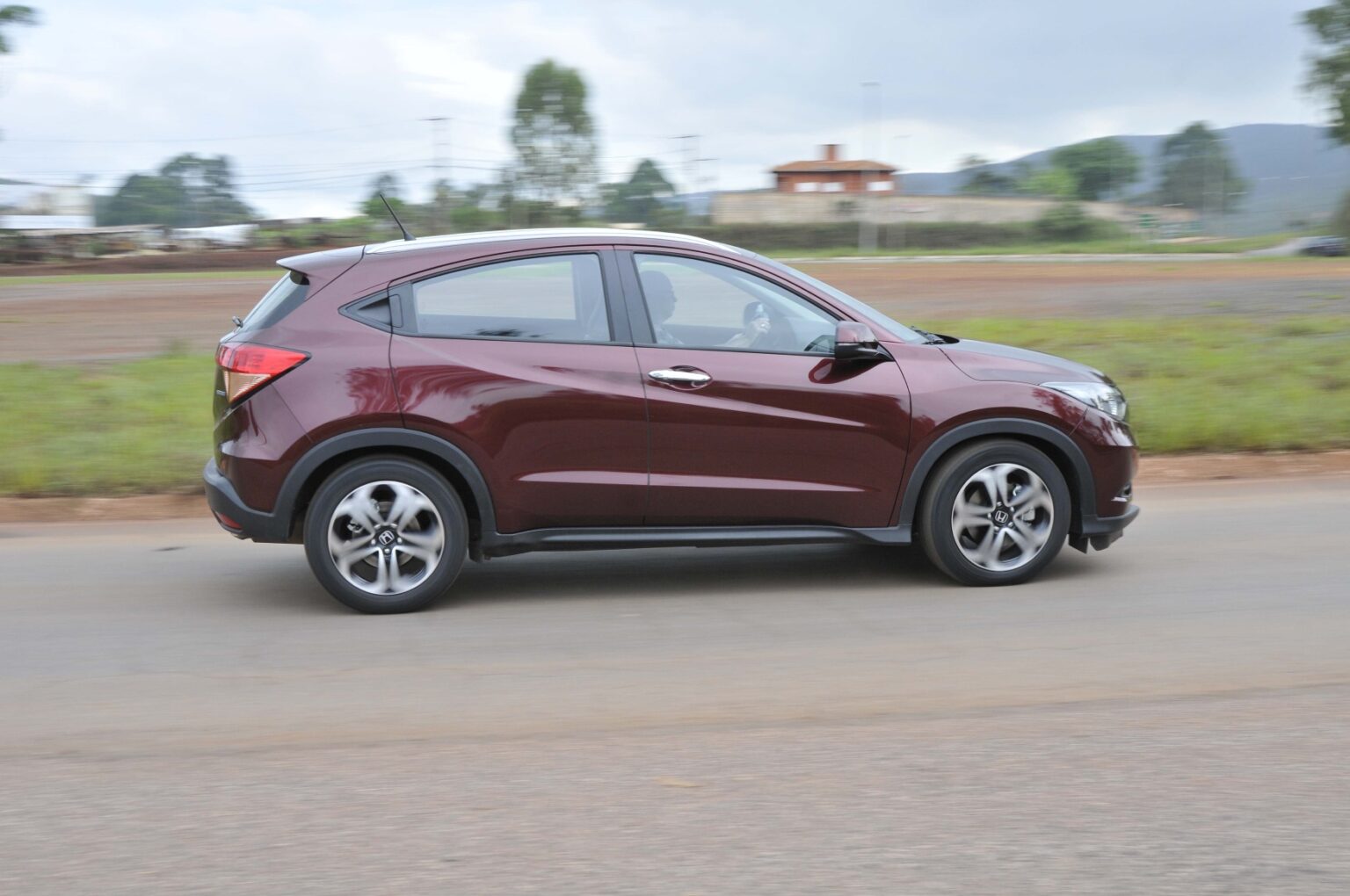 Honda HR-V 2016: 10 motivos para querer (ou não) o SUV - Vrum