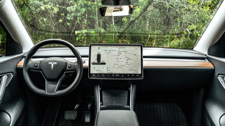 Tesla é Culpada Por 70 De Acidentes Com Piloto Automático