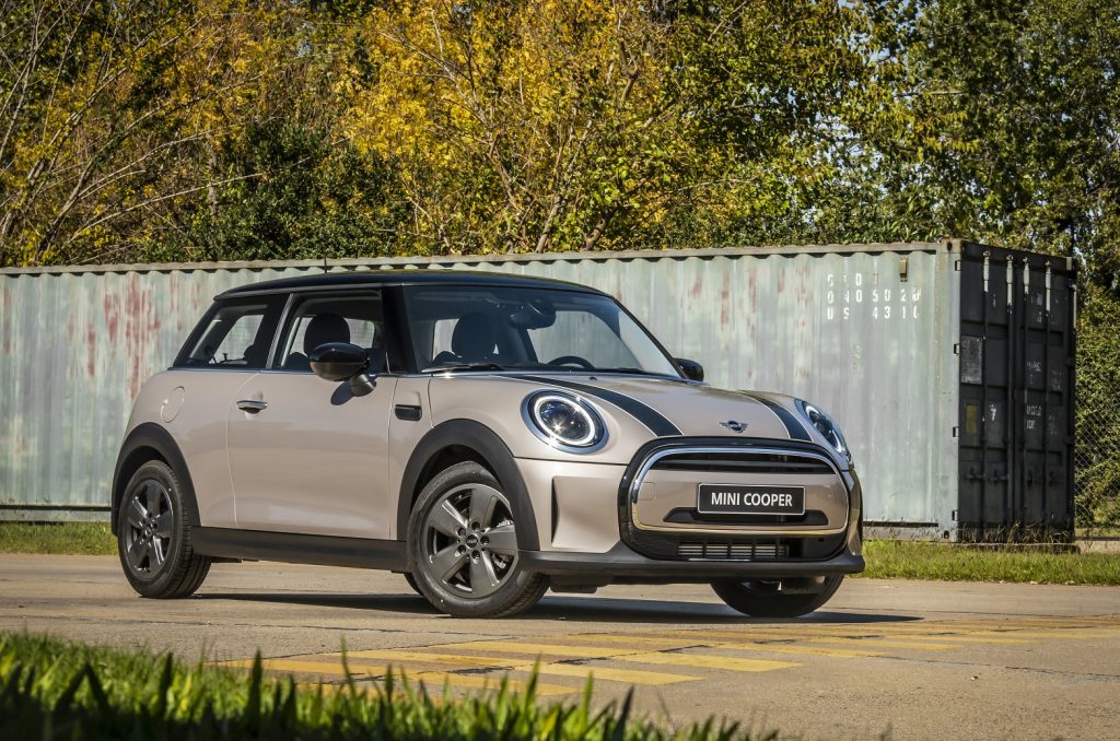 Carro pequeno: veja quais são os 10 menores do Brasil