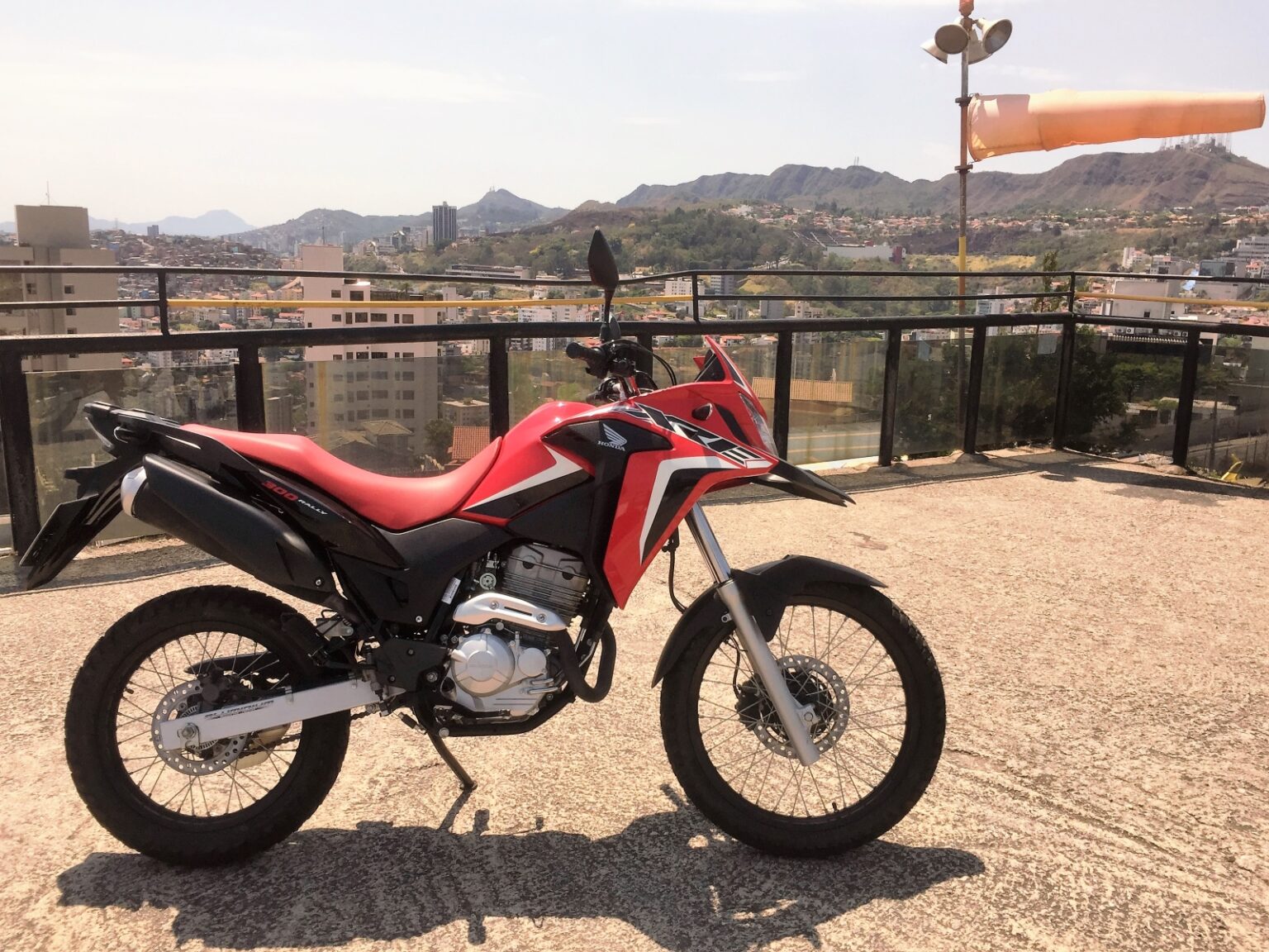 Honda Sahara 300: Finalmente vai sair da fila? - Vrum