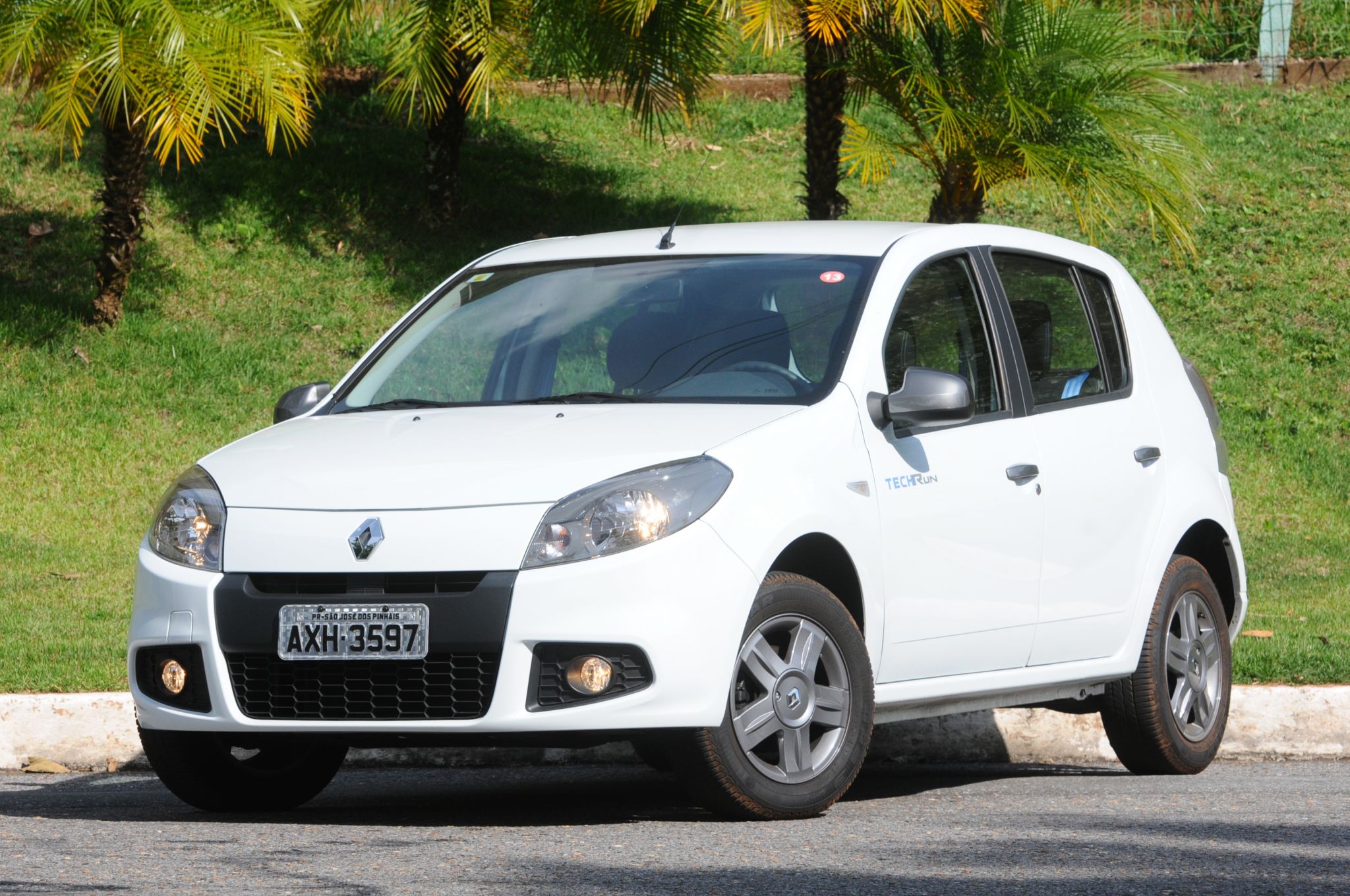 Sandero se despede oficialmente do mercado brasileiro