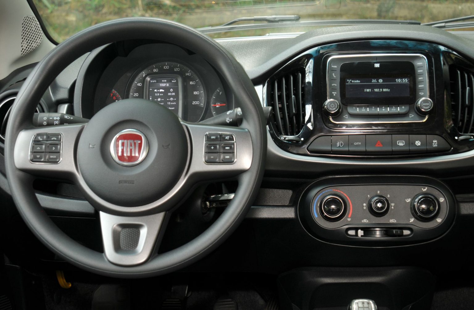 Uno Way 2012: 10 fatos sobre o compacto aventureiro da Fiat
