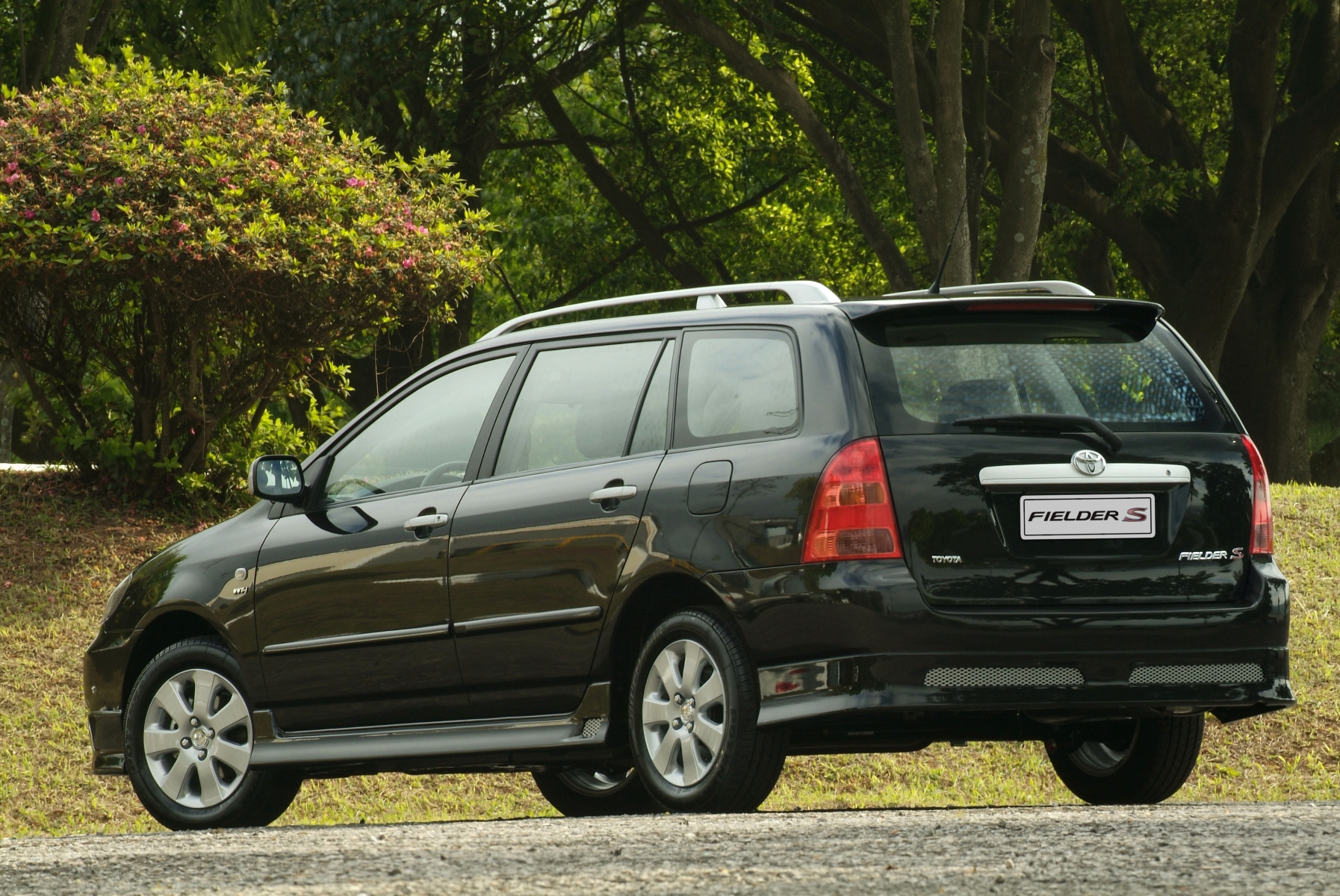 Toyota Fielder: 10 fatos sobre uma perua de respeito - Vrum