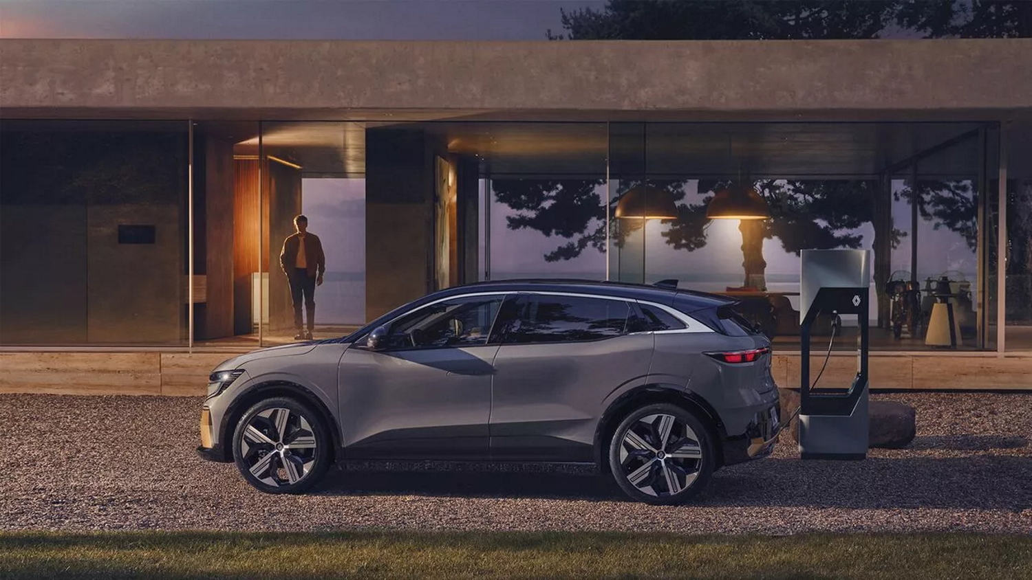 Megane E-Tech: SUV elétrico da Renault chega em setembro