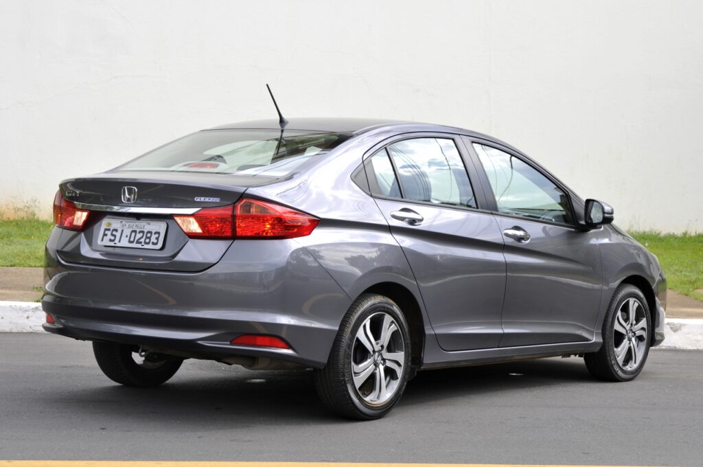 Honda City 2015: 10 fatos relevantes para quem quer um usado