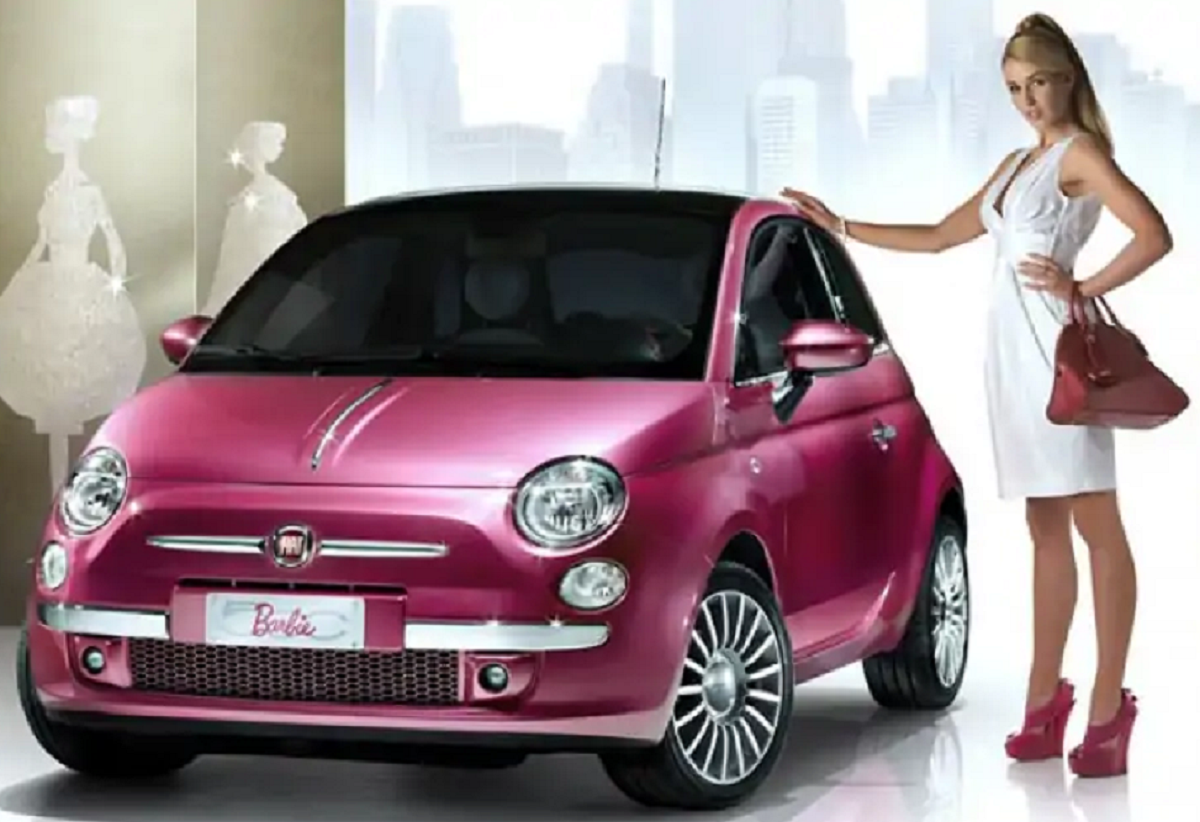 Carros da Barbie; relembre os modelos já pilotados pela boneca