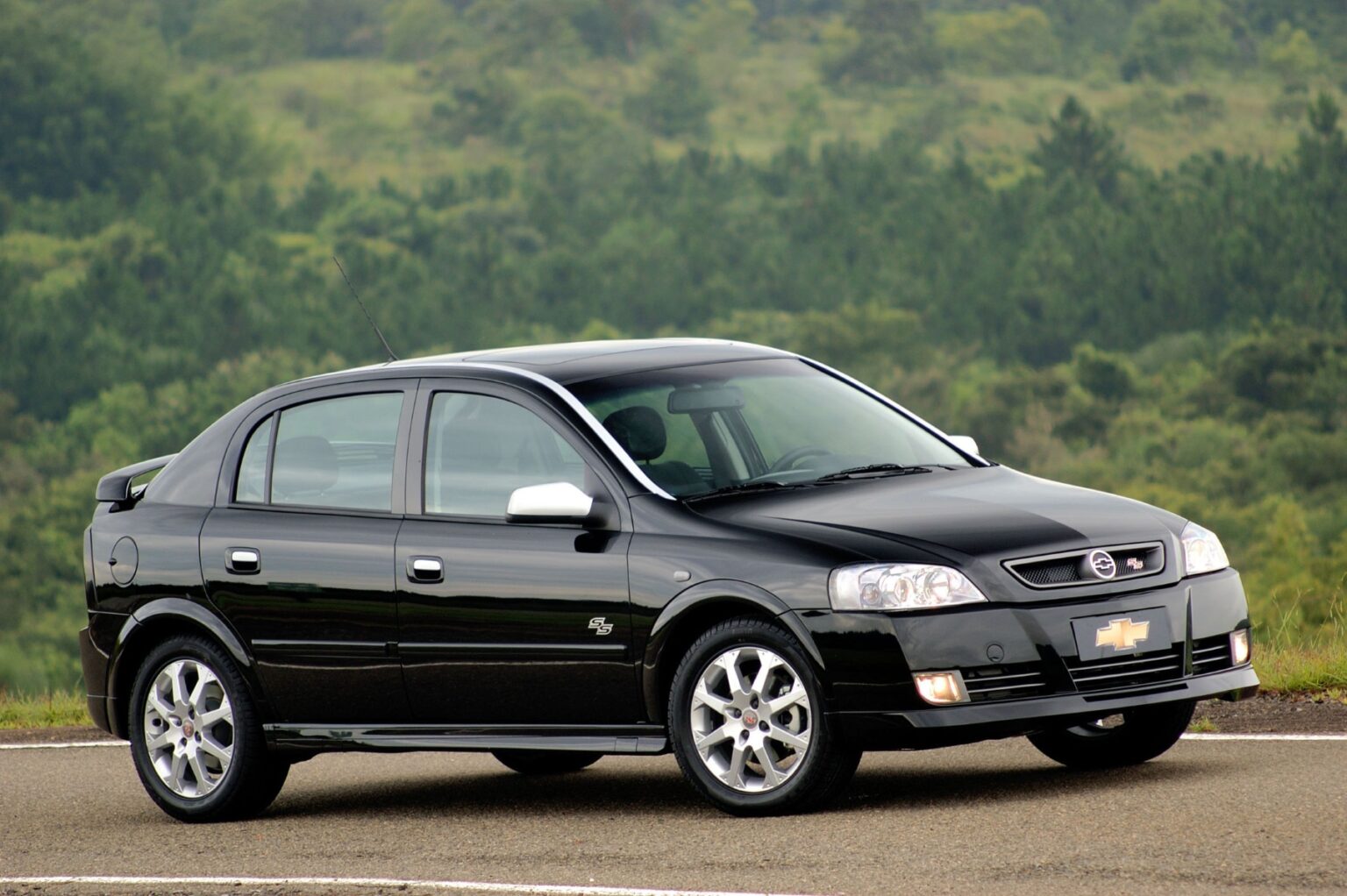Chevrolet Astra 2011: 10 fatos a saber antes da compra do usado